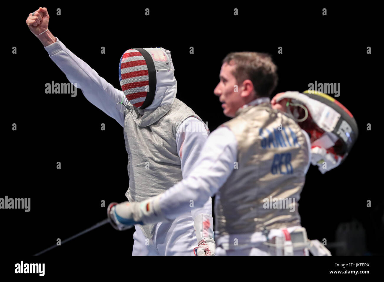 Leipzig, Germany. 23rd July, 2017. German foil fencer Andre Sanita (R ...