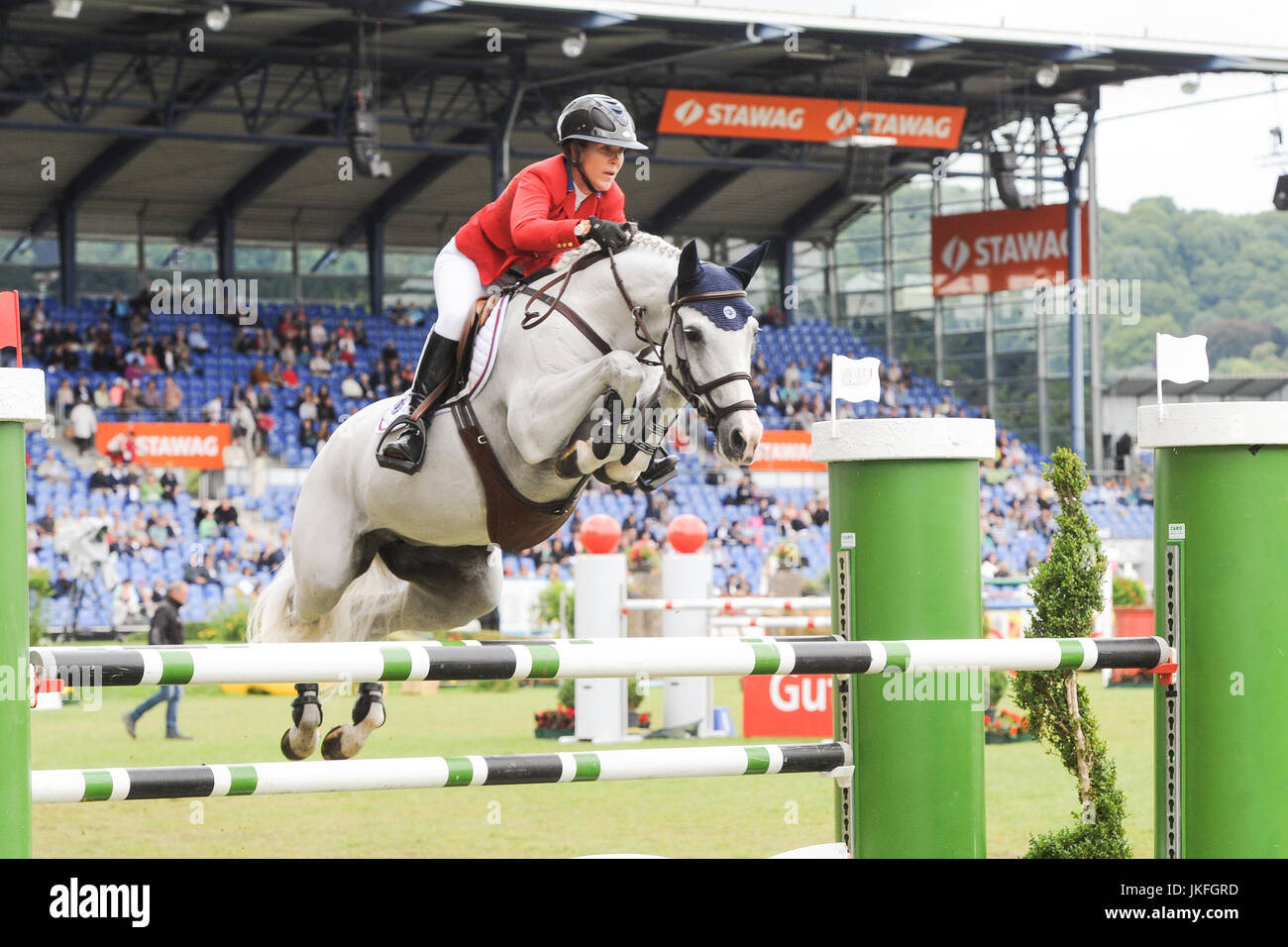 Aachen, Germany. 23rd July, 2017. Showjumper Lauren Hough on horse ...