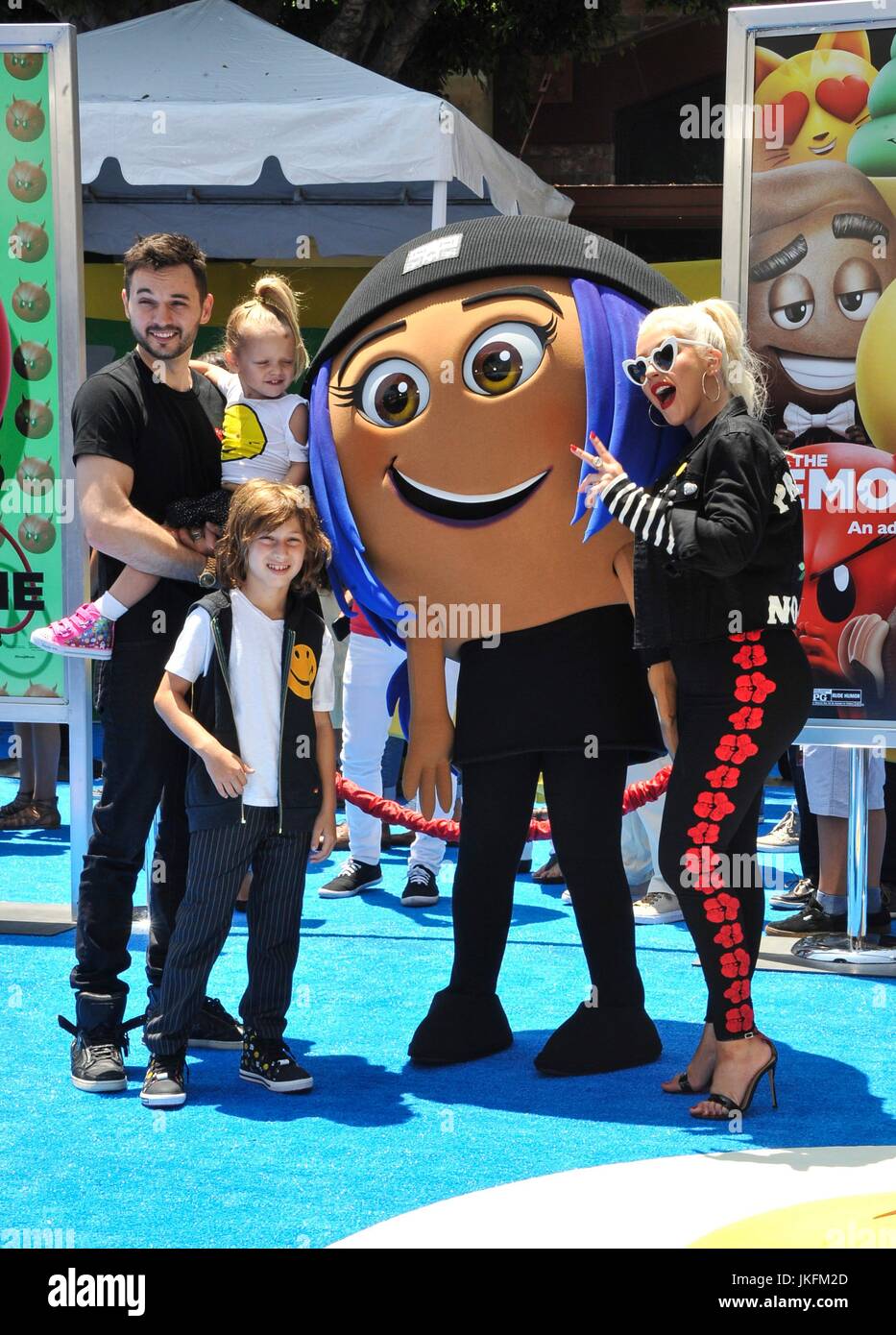 Matthew rutler and summer rain rutler hi-res stock photography and ...