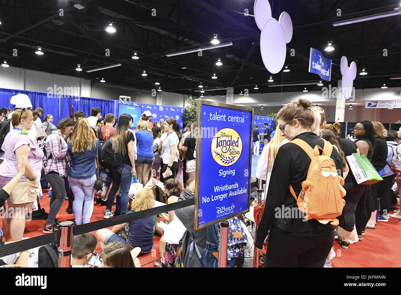 Official disney fan club hi-res stock photography and images - Alamy