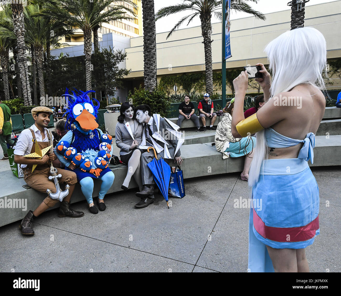 Official disney fan club hi-res stock photography and images - Alamy