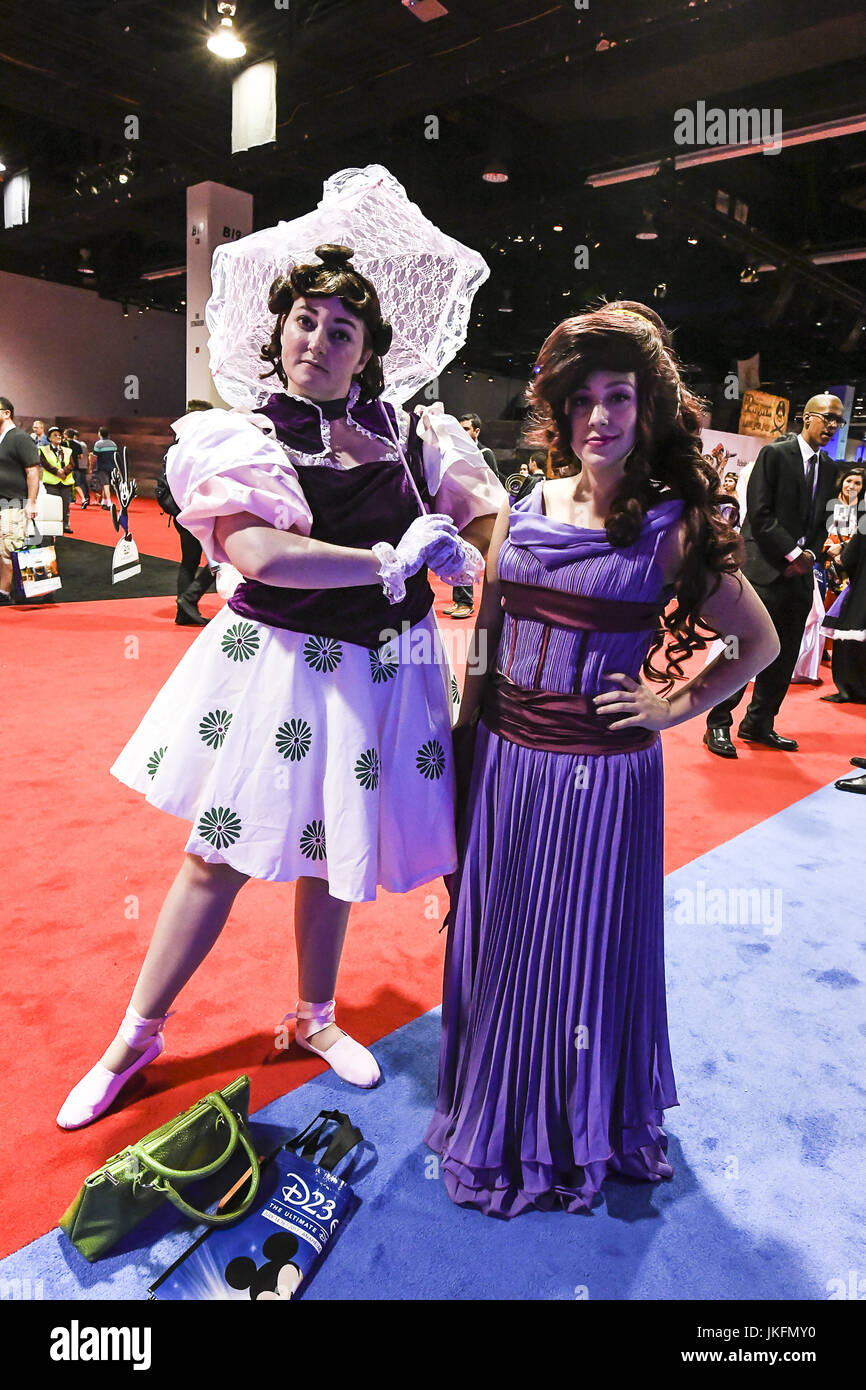 Official disney fan club hi-res stock photography and images - Alamy