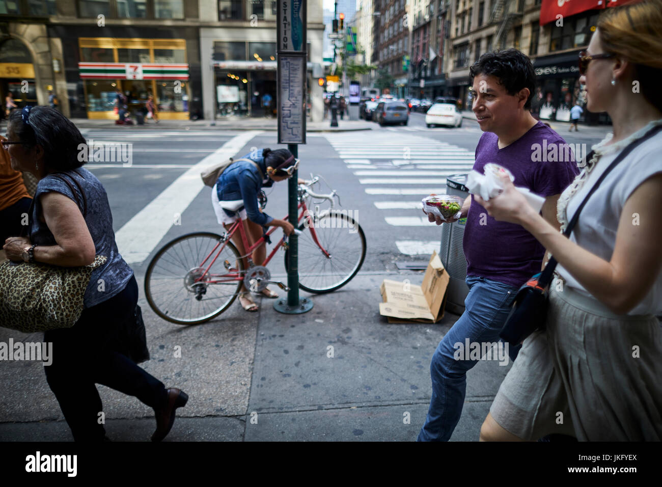 New york cyclist hi-res stock photography and images - Alamy