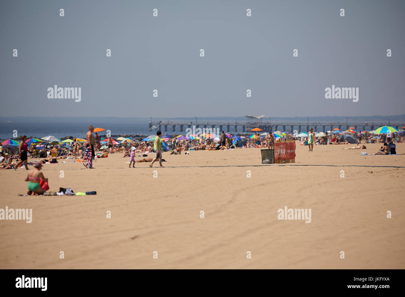 Brighton beach in new york hi-res stock photography and images - Alamy