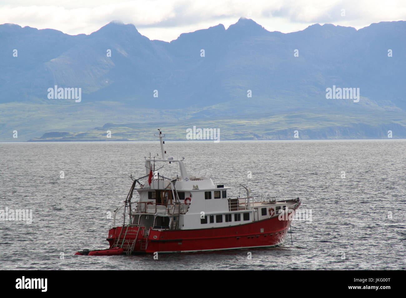 Proud Seahorse Cruise Ship, Cruising the Scottish Hebridean Islands ...