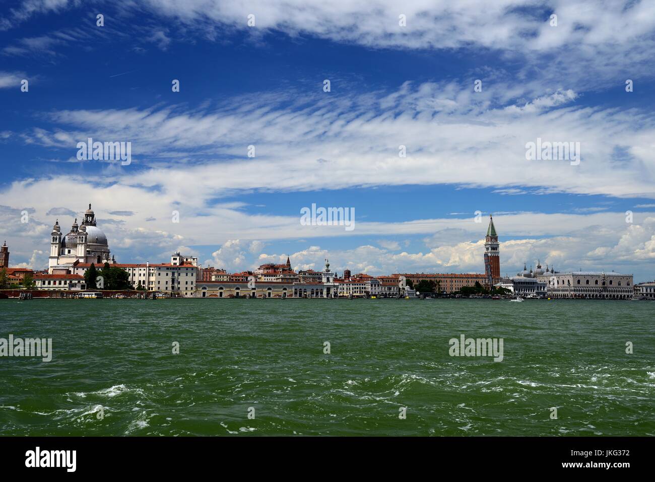Venetian skyline hi-res stock photography and images - Alamy