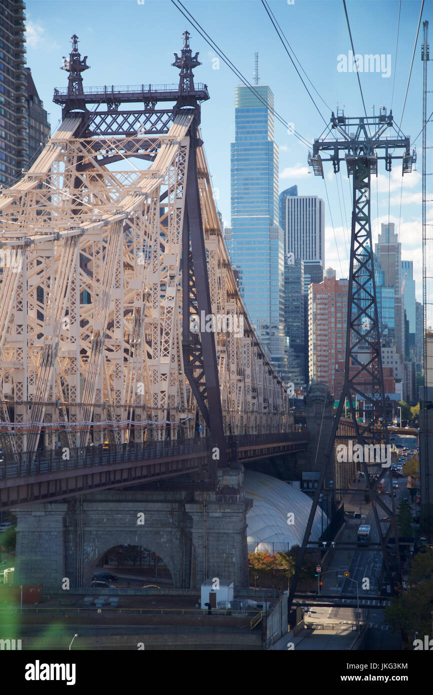 Roosevelt Island Funicular and Queensboro Bridge on Roosevelt Island ...