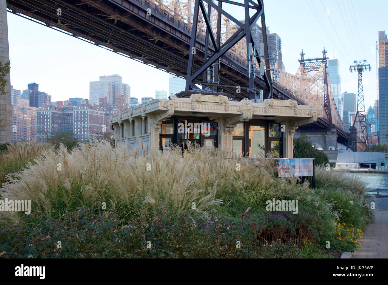 Visitor center underneath Roosevelt Island Funicular and Queensboro ...