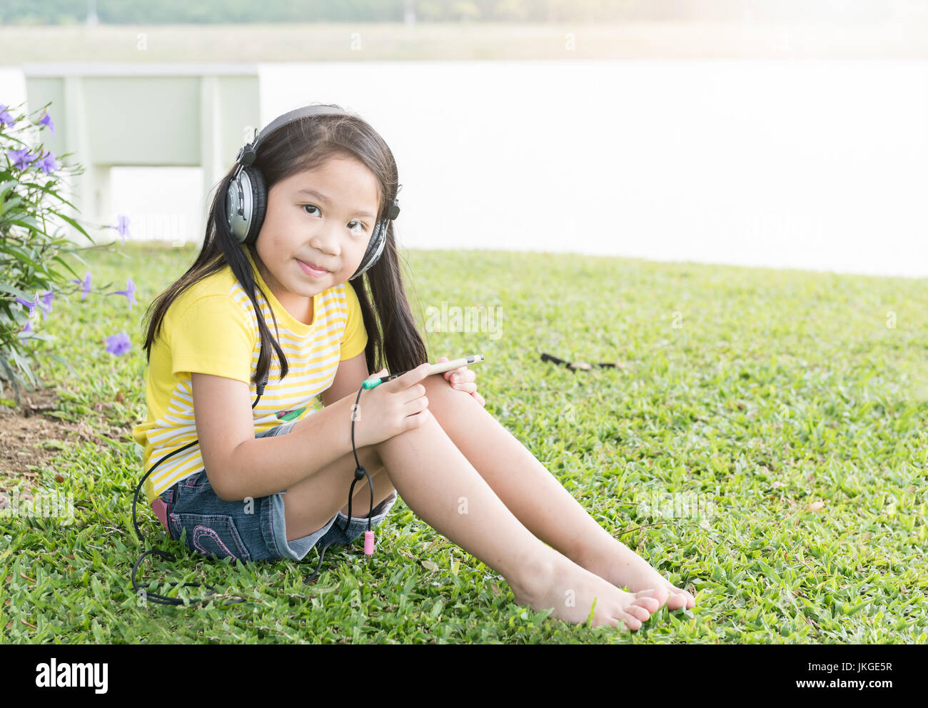 Cute girl listen music hi-res stock photography and images - Alamy