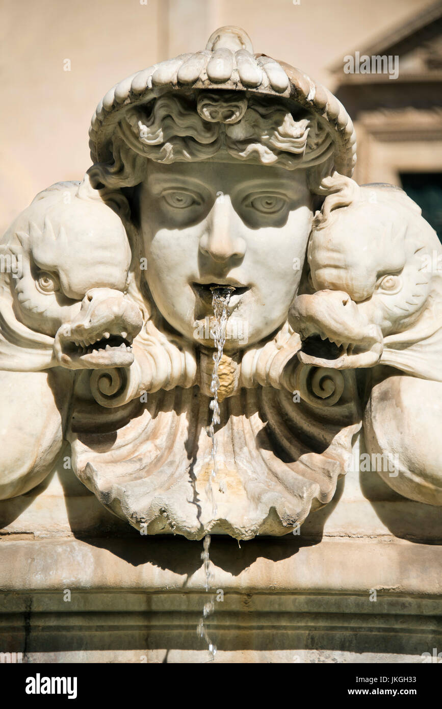 Sculpted stone head water feature hi-res stock photography and images ...