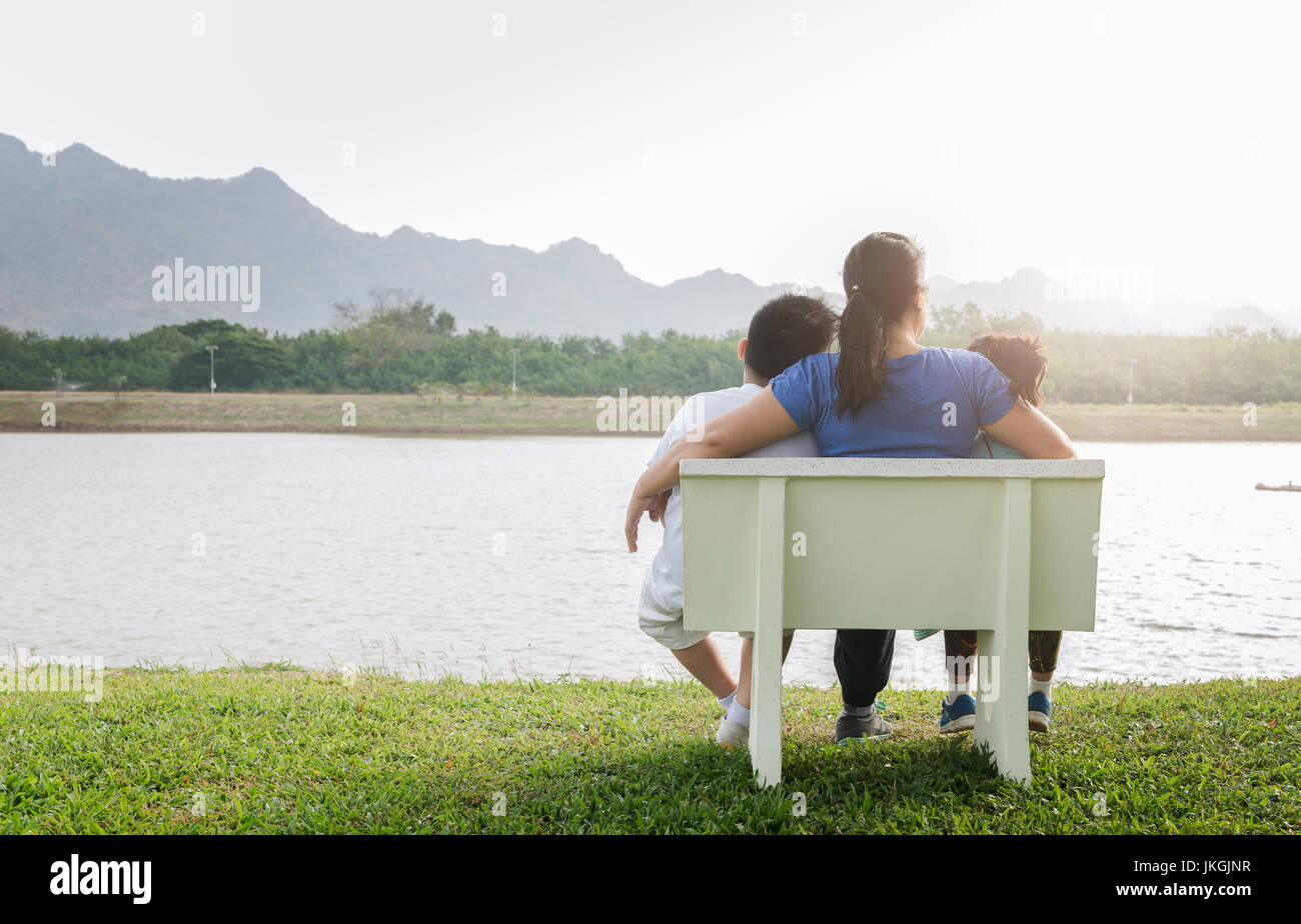 Lonely single mom parent hi-res stock photography and images - Alamy