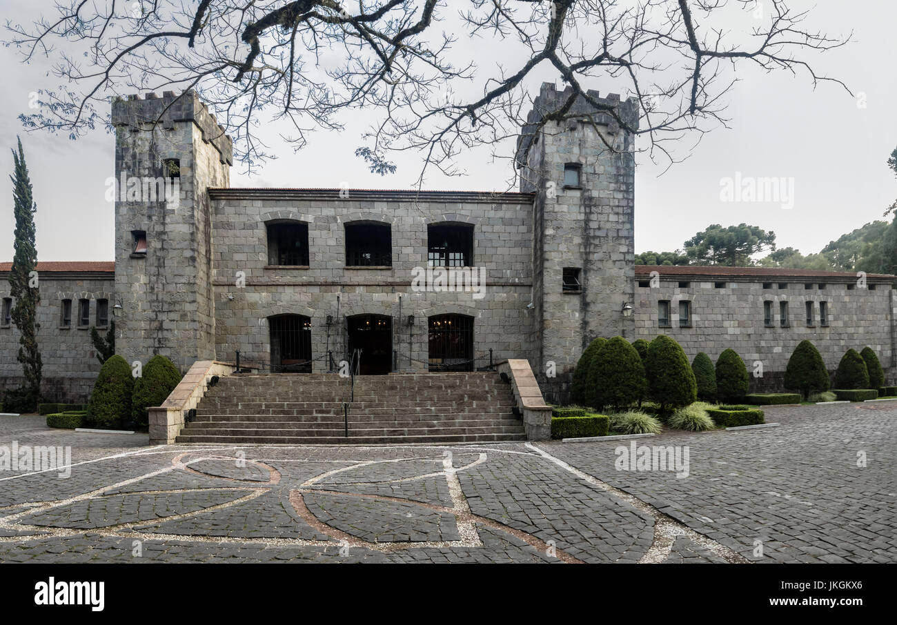 Chateau lacave hi-res stock photography and images - Alamy