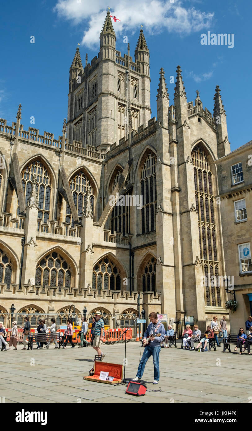 Abbey courtyard hi-res stock photography and images - Alamy