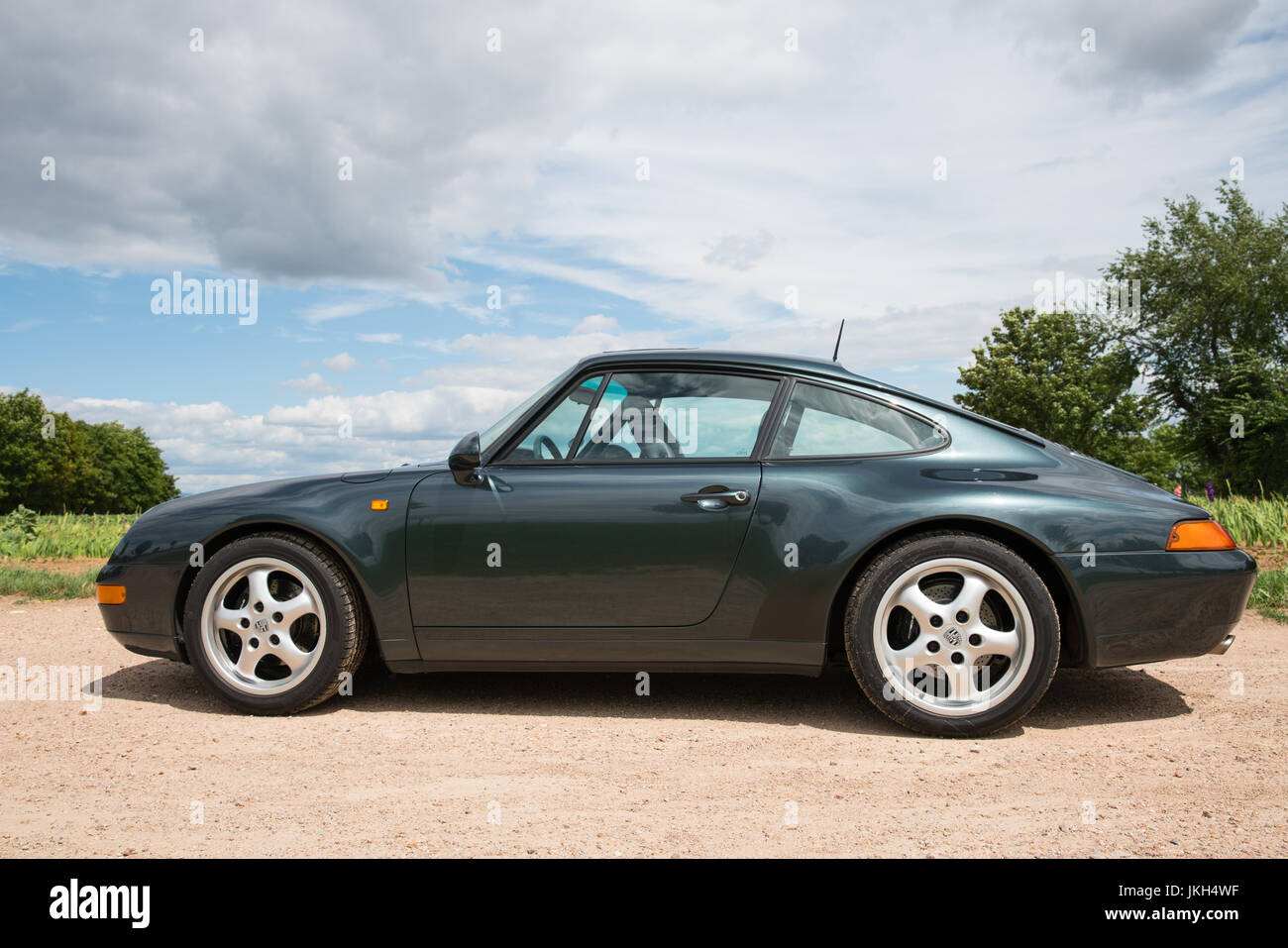 Porsche 993 911 Carrera with little 911 model, close-ups and POV, in ...