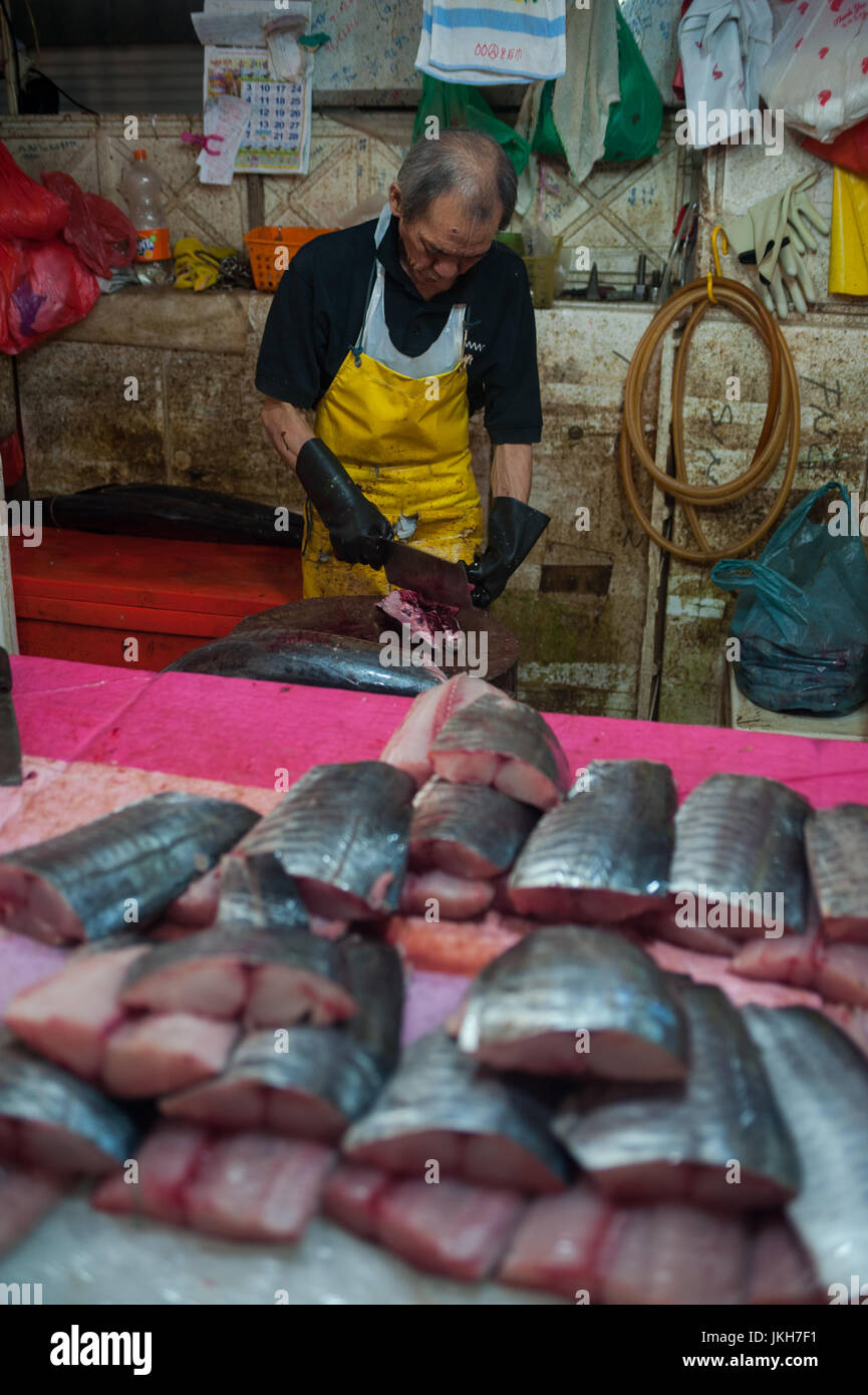 20.07.2017, Singapore, Republic of Singapore, Asia - A fish monger at ...
