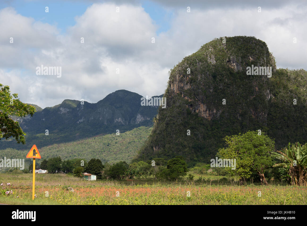 mogotes in vinales cuba Stock Photo - Alamy