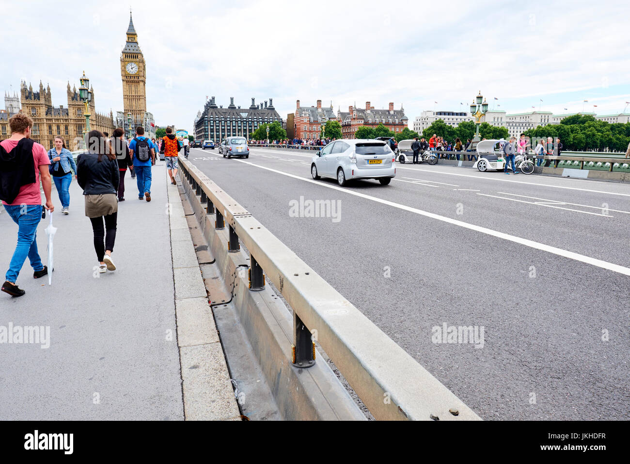 Anti terror barrier hi-res stock photography and images - Alamy