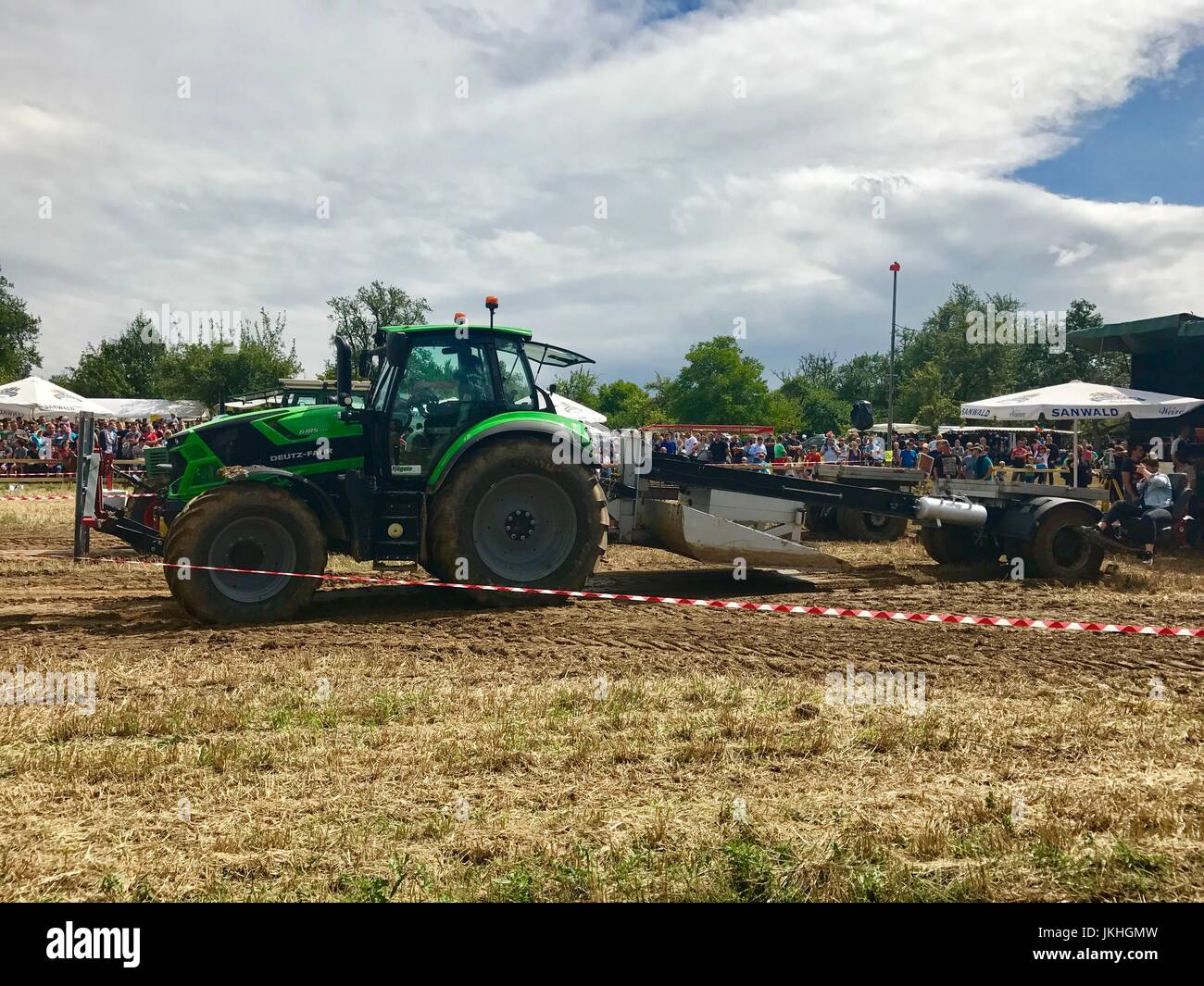 Tractor Pulling Competition High Resolution Stock Photography and ...
