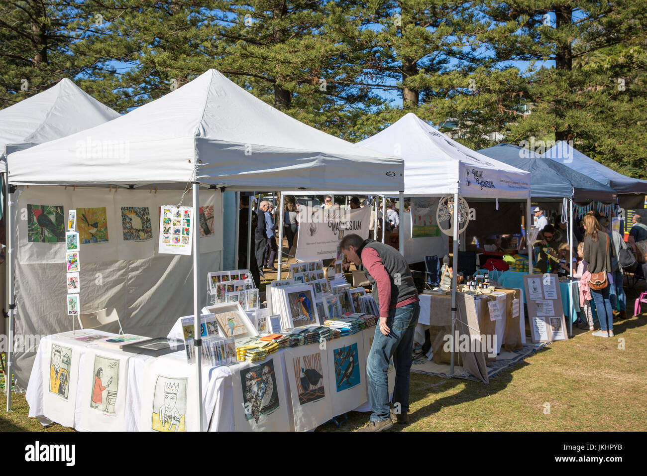 Jewellery palm hi-res stock photography and images - Alamy