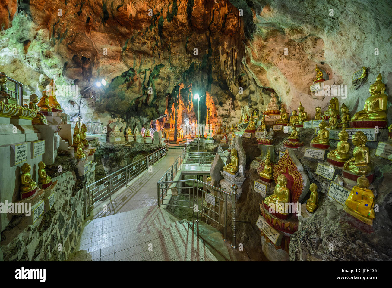Buddha statues inside the Shwe Umin Pagoda Paya, Myanmar (Burma ...