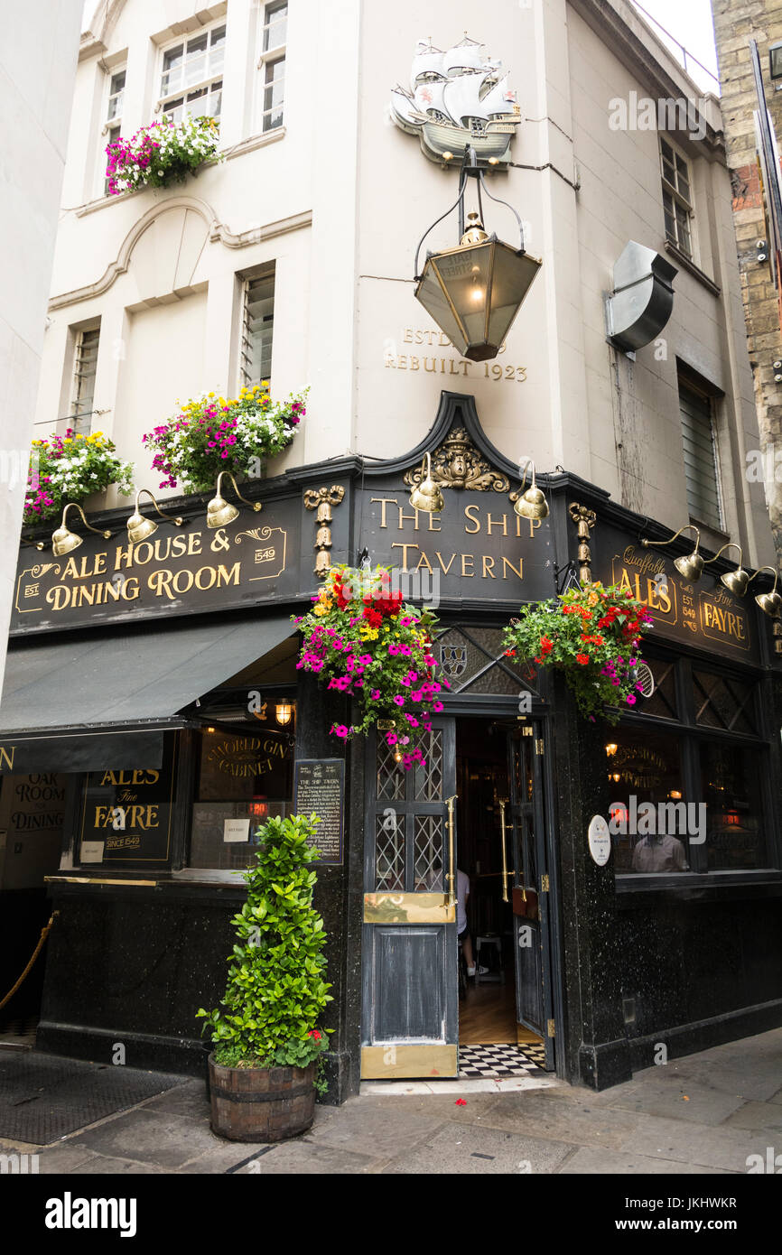 The Ship Tavern a traditional English public house on Gate St, London ...