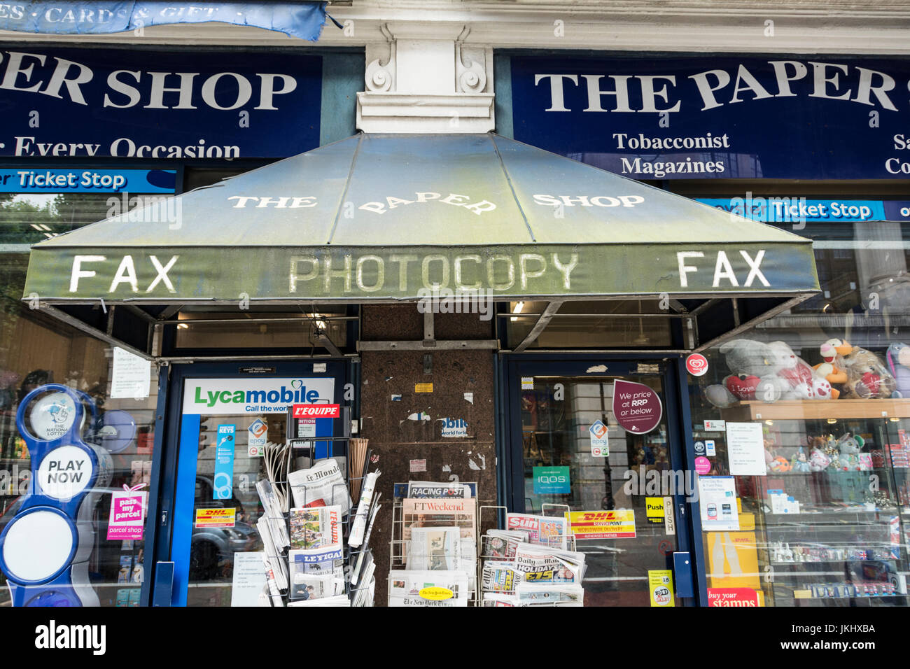 Newsagents sign hi-res stock photography and images - Alamy