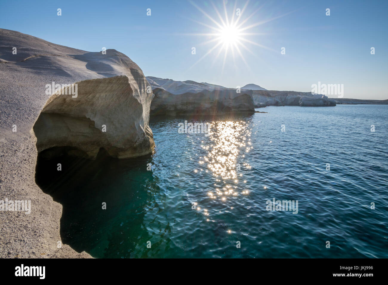 Sarakiniko beach: the moon-like scenic white rock formations in Milos ...