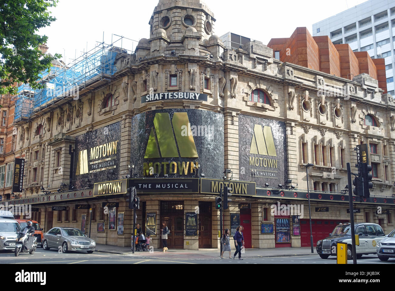 Shaftesbury avenue hi-res stock photography and images - Alamy
