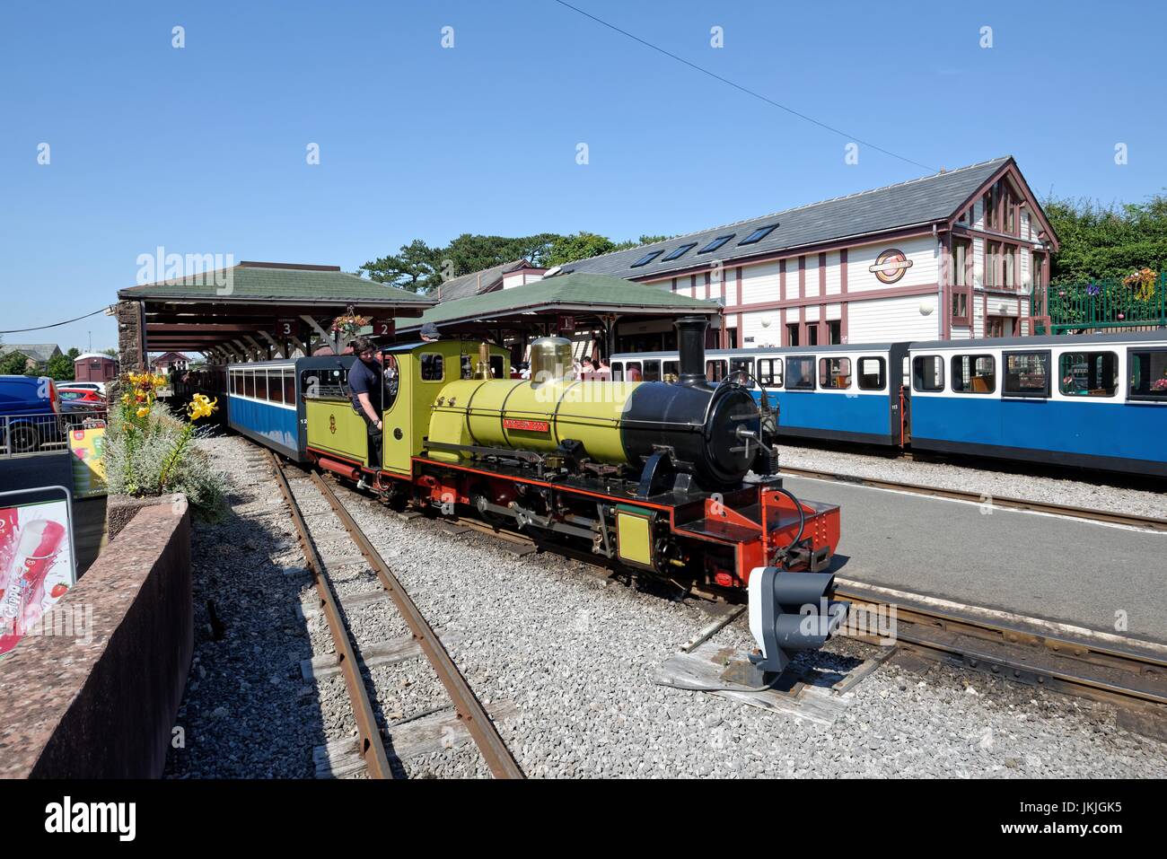 Ravenglass and eskdale railway hi-res stock photography and images - Alamy