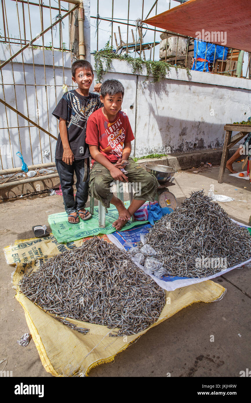 Philippine market fish hi-res stock photography and images - Alamy