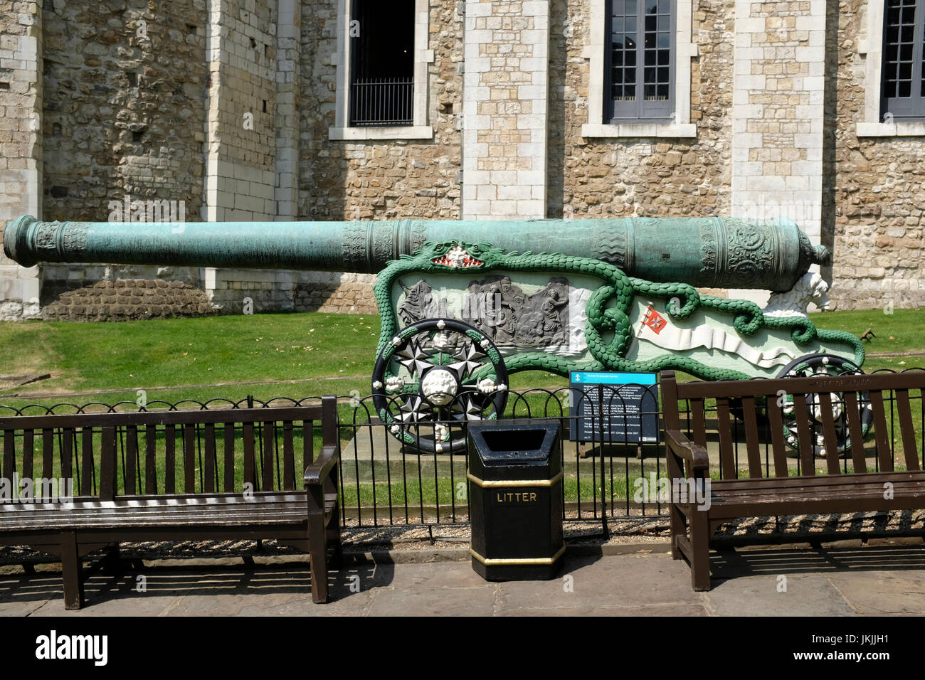 Bronze 24 Pound Cannon outside of the Tower of London, England, UK ...