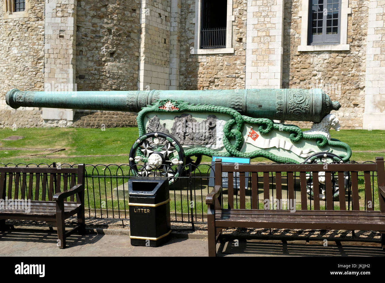 Bronze 24 Pound Cannon outside of the Tower of London, England, UK ...