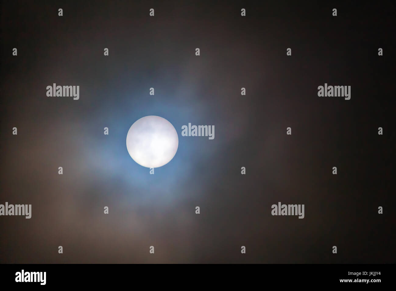 Direct full sun captured with a white light solar filter Stock Photo ...