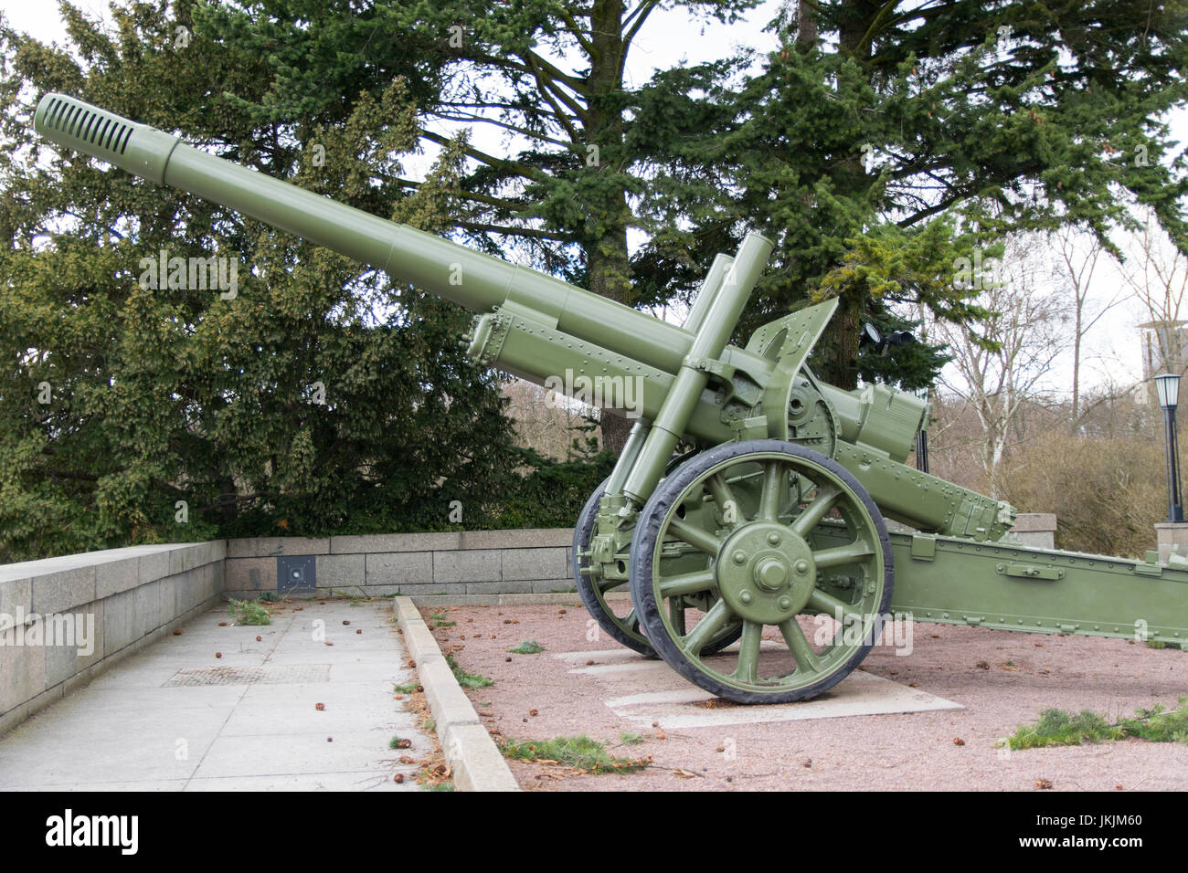 Ww2 gun hi-res stock photography and images - Alamy