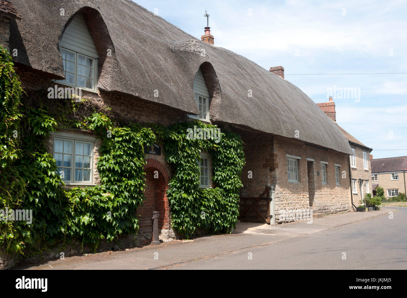 Hethe village, Oxfordshire, England, UK Stock Photo - Alamy