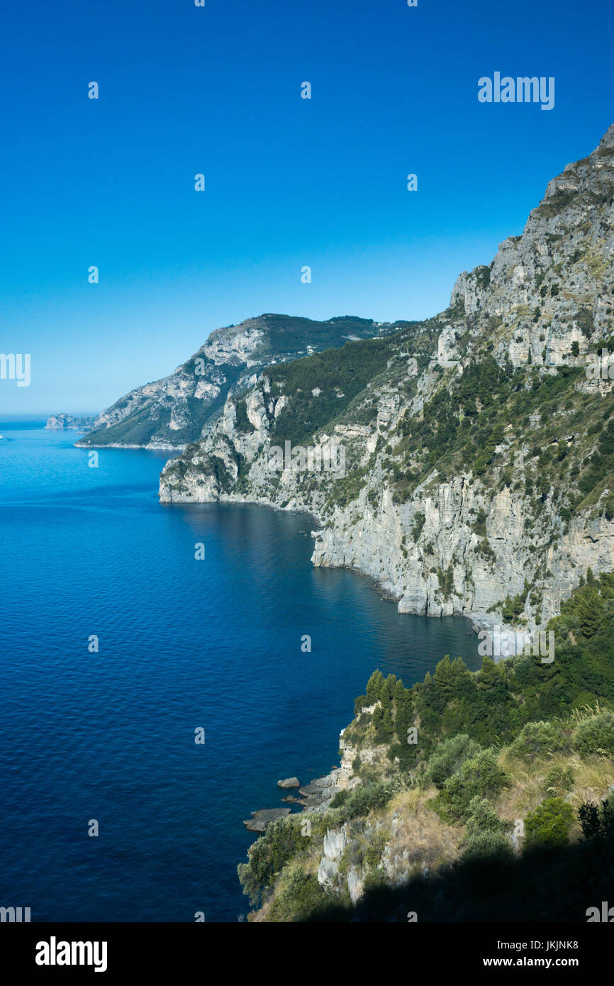 Cliff top drive hi-res stock photography and images - Alamy