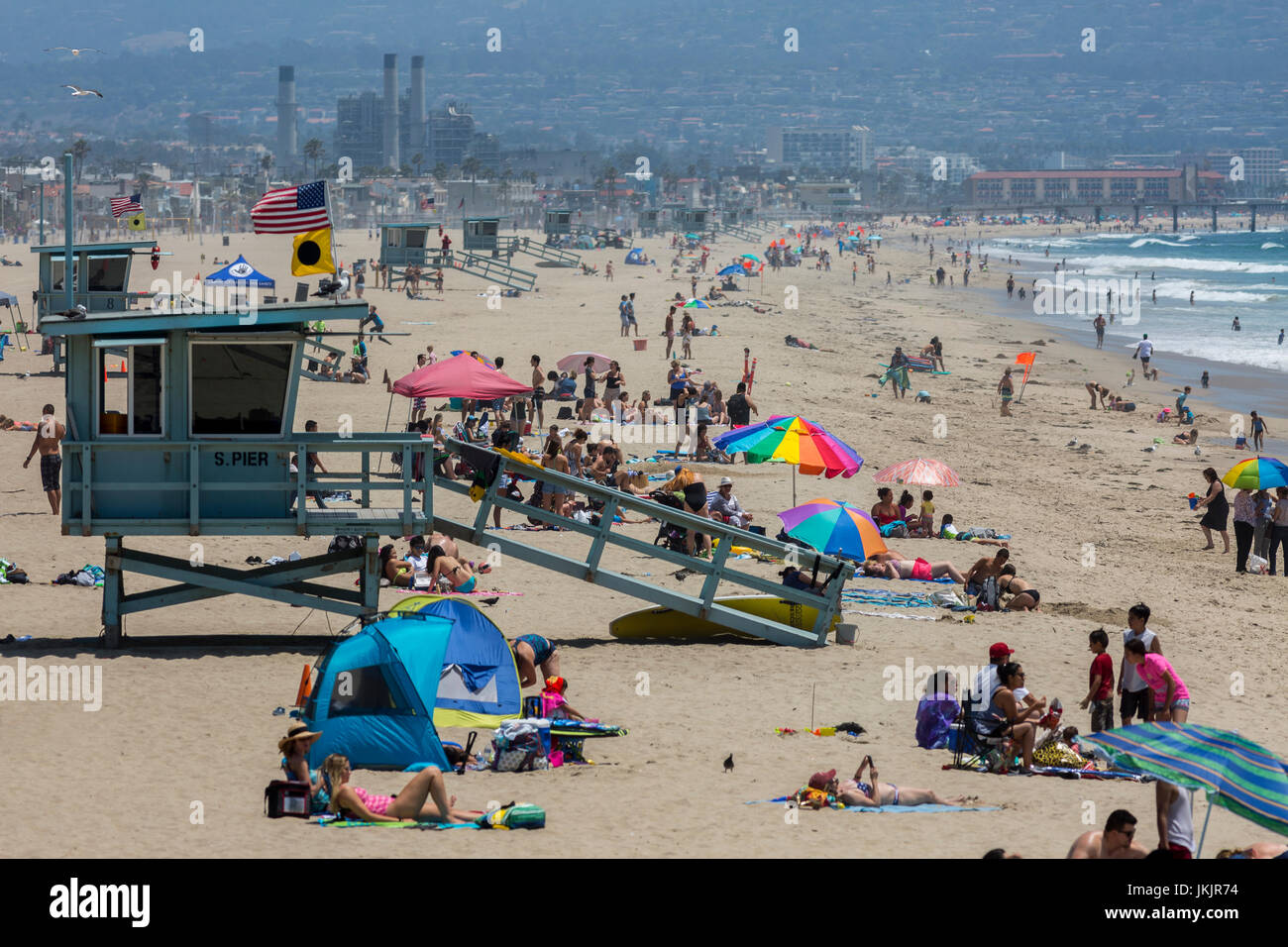 Manhattan beach lifeguard hi-res stock photography and images - Alamy