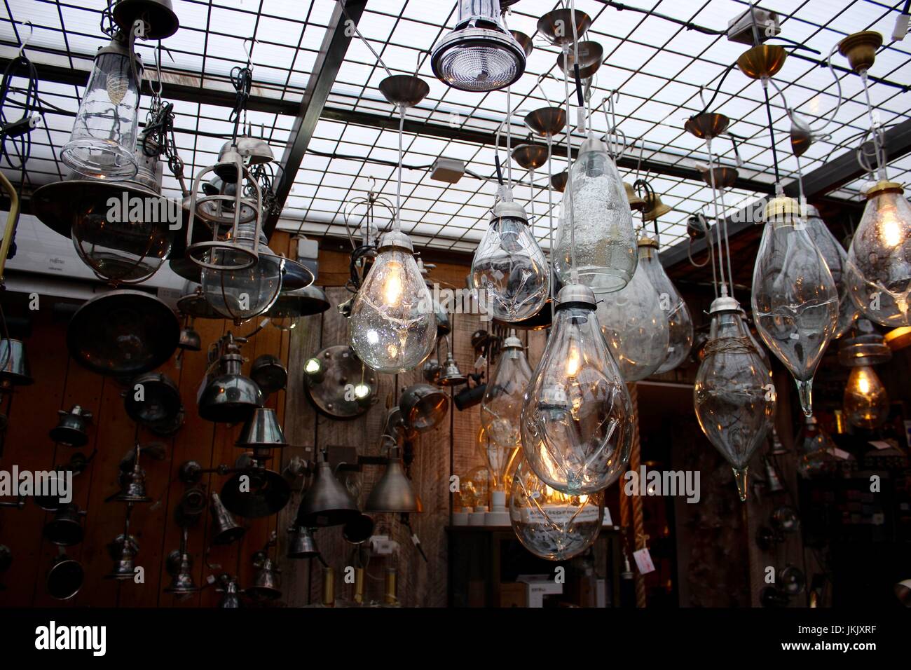 Edison Bulbs Hanging Stock Photo - Alamy