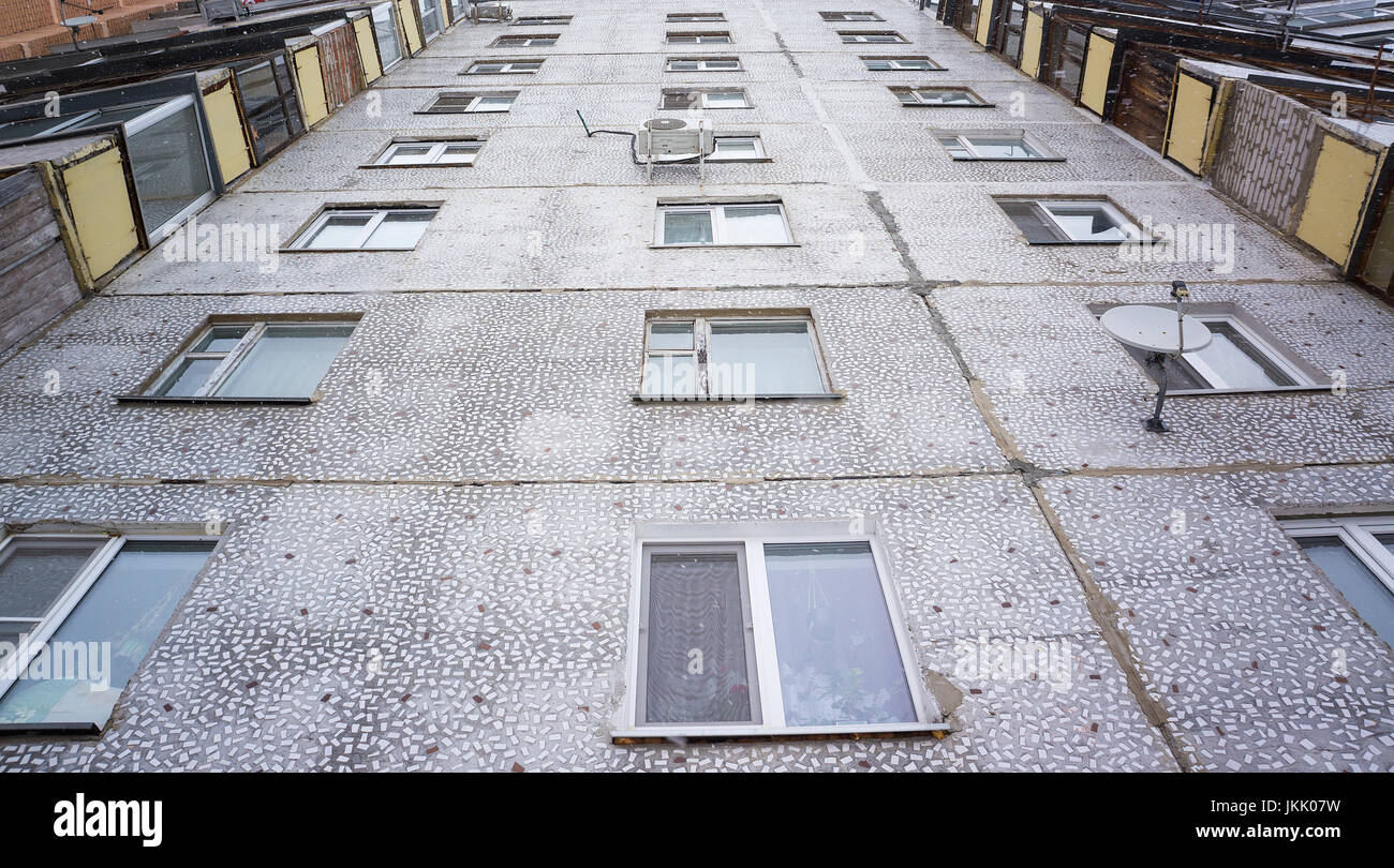 Apartment house block hi-res stock photography and images - Alamy