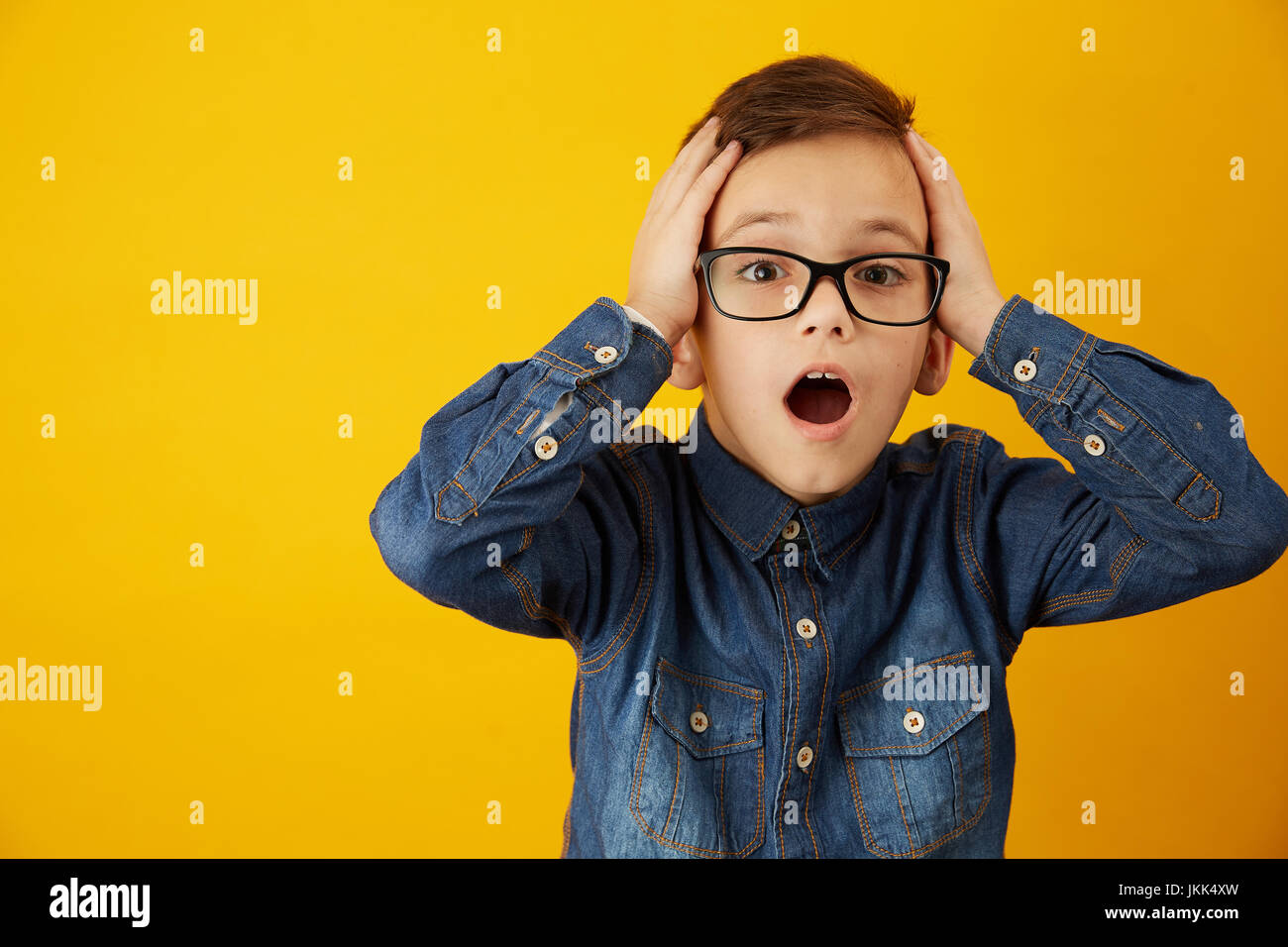 Shocked facial expression hi-res stock photography and images - Alamy