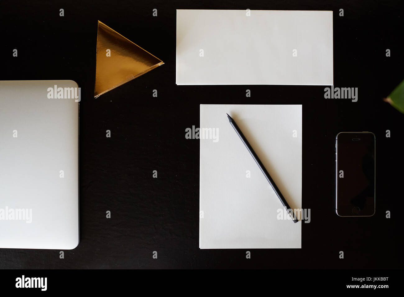 Empty desktop hi-res stock photography and images - Alamy