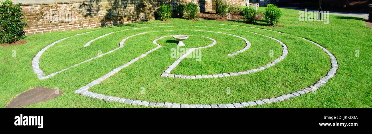Meditation labyrinth hi-res stock photography and images - Alamy