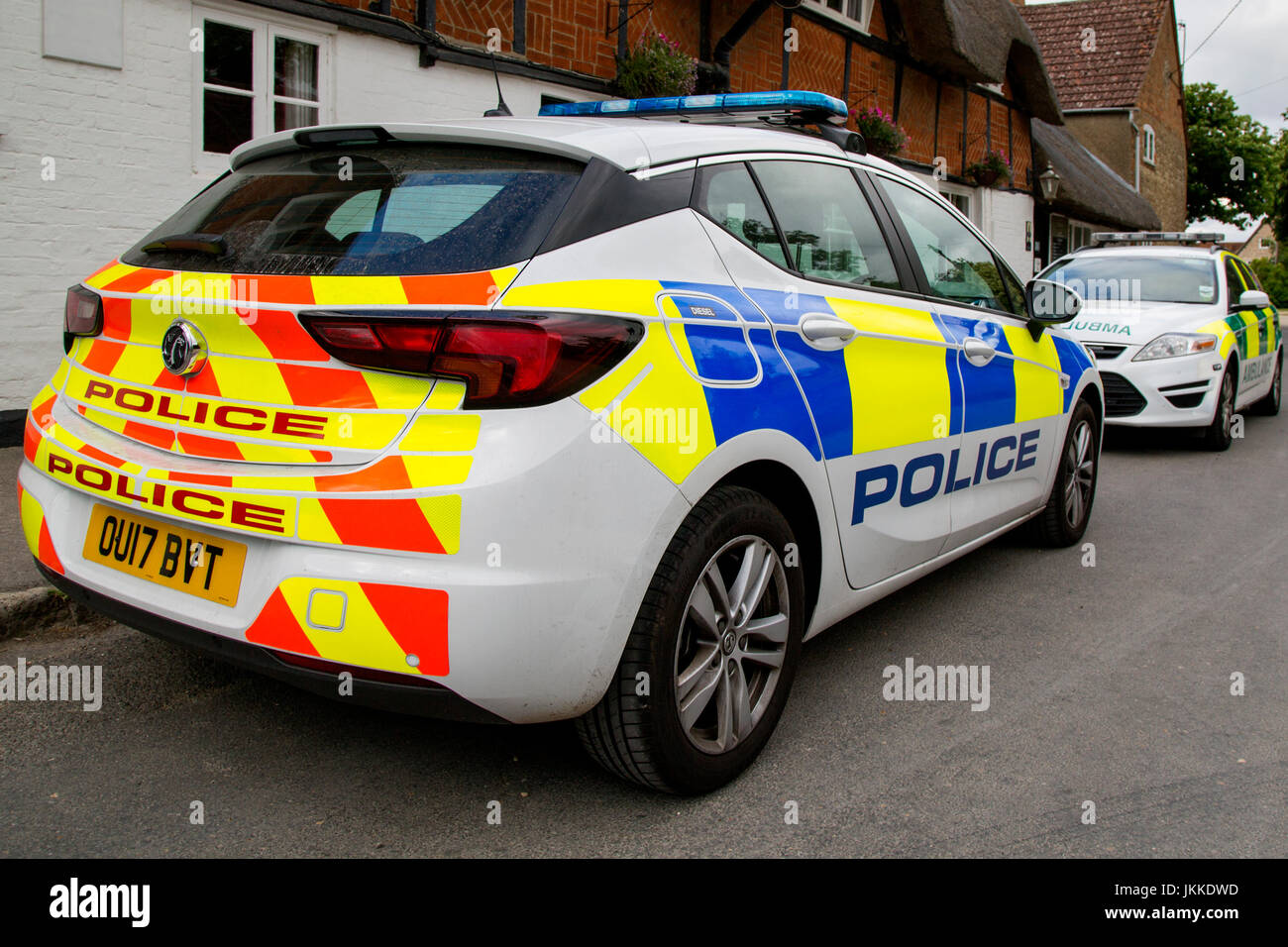 Thames valley police car hi-res stock photography and images - Alamy
