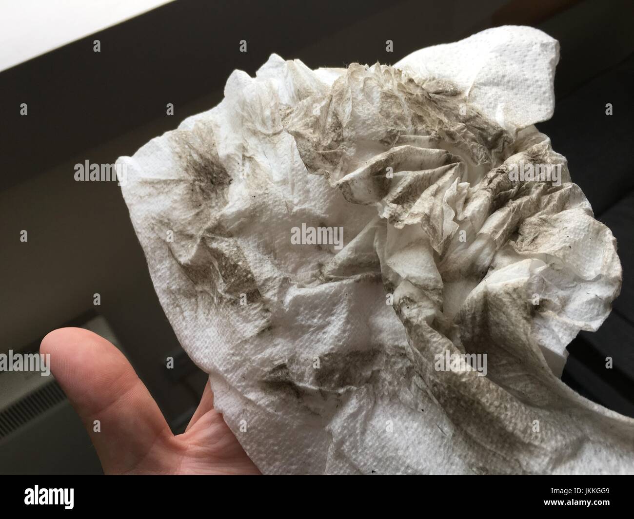 Dirty paper towel hi-res stock photography and images - Alamy