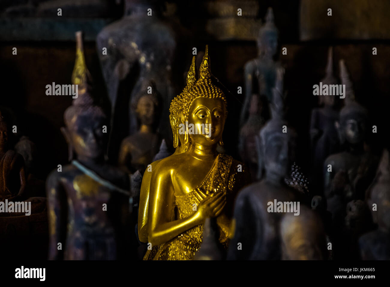 Statue of golden bhudda hi-res stock photography and images - Alamy