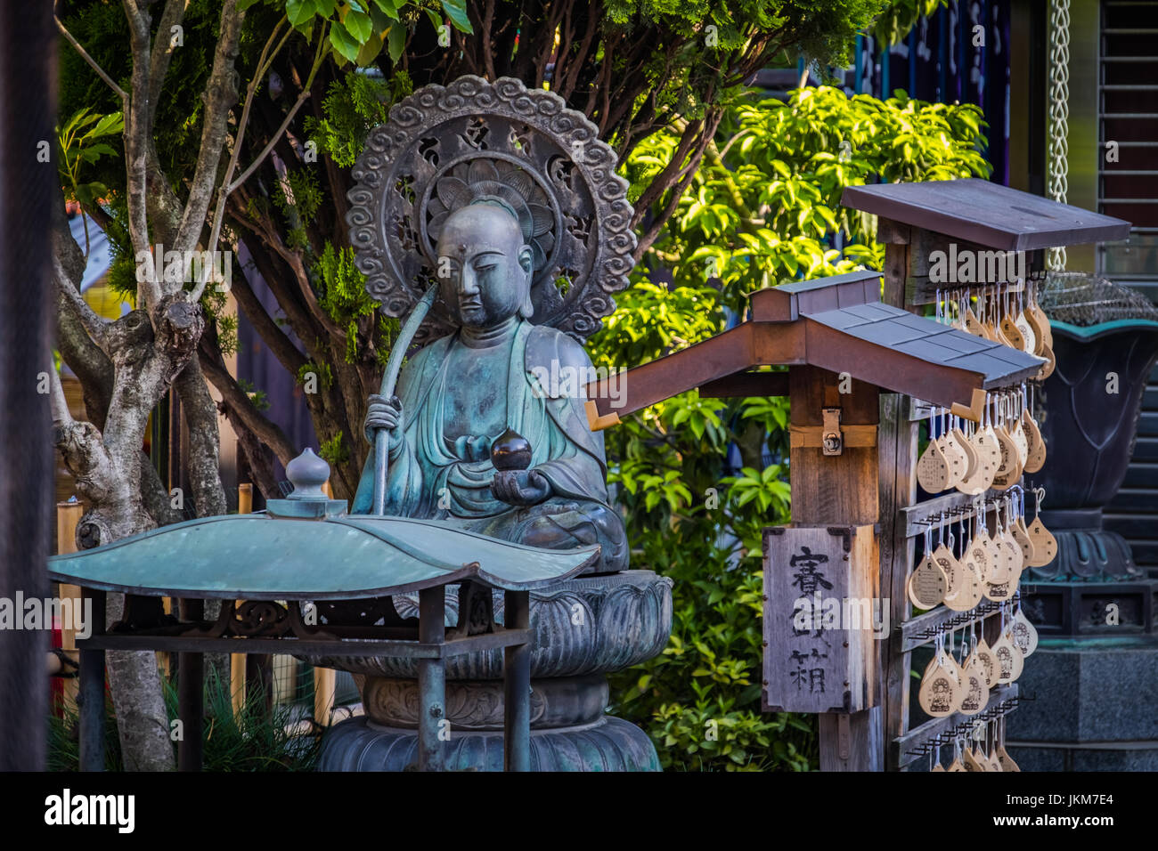 Statue in a Japanese temple - May 2017 Stock Photo - Alamy
