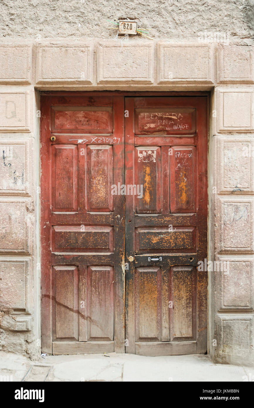 Wooden door colonial hi-res stock photography and images - Alamy