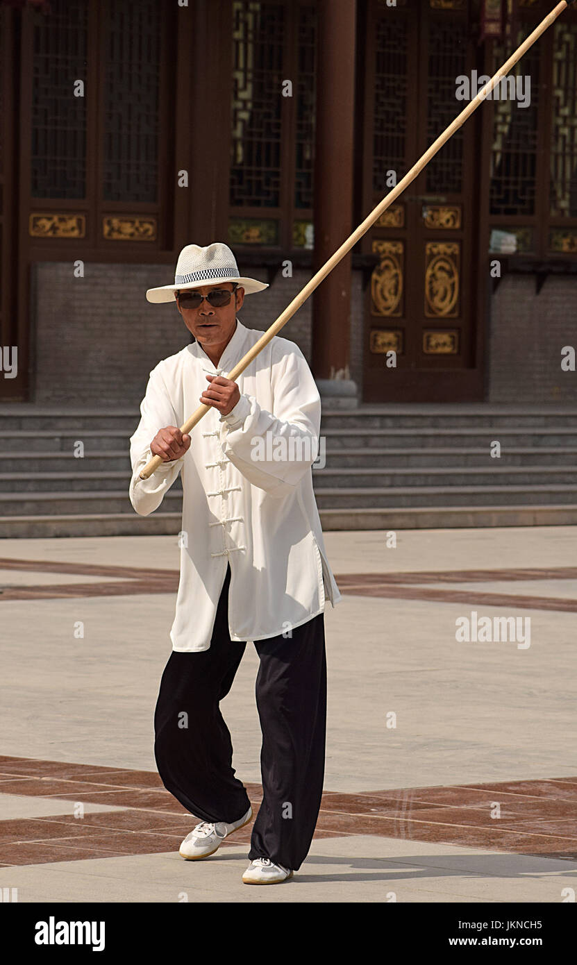tai chi, chi kung, master Stock Photo - Alamy