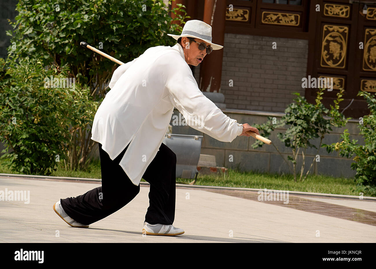 Chi kung hi-res stock photography and images - Alamy