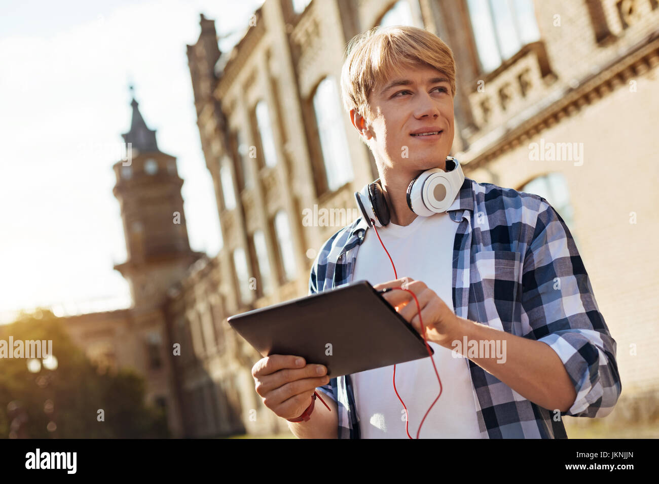 Man searching for something hi-res stock photography and images - Alamy